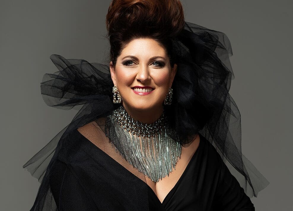 Anna Pirozzi: „Ich singe, als ob ich unter der Dusche stehe“ - OPER!